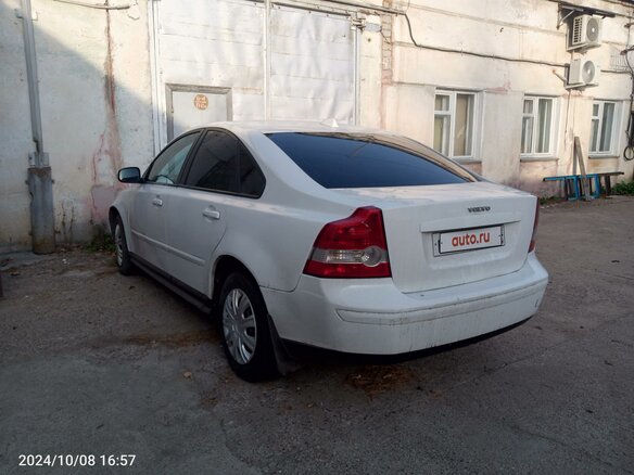Купить б/у Volvo S40 II 1.6 MT (100 л.с.) бензин механика в Чайковском: белый Вольво S40 II ...