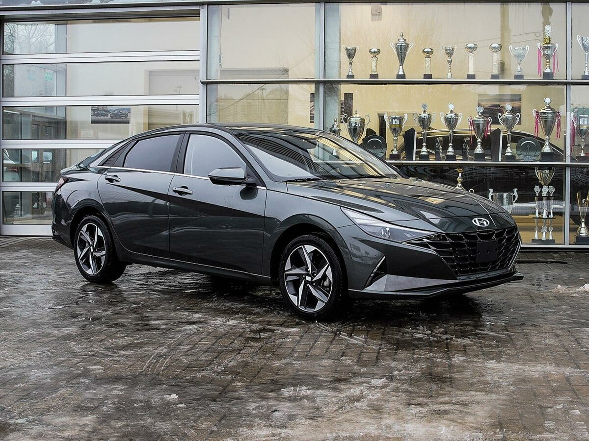 Купить б/у Hyundai Elantra VII (CN7) 2.0 AT (150 л.с.) бензин автомат в Москве: серый Хендай ...