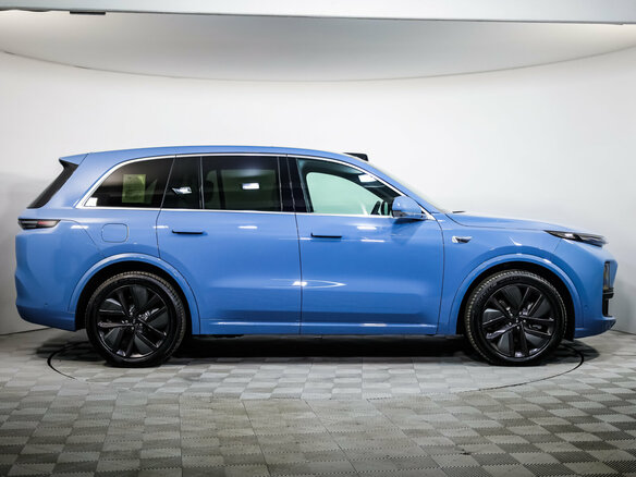 Купить новый Lixiang L8 I 42.8 kWh 1.5hyb AT (449 л.с.) 4WD гибрид автомат в Санкт-Петербурге ...