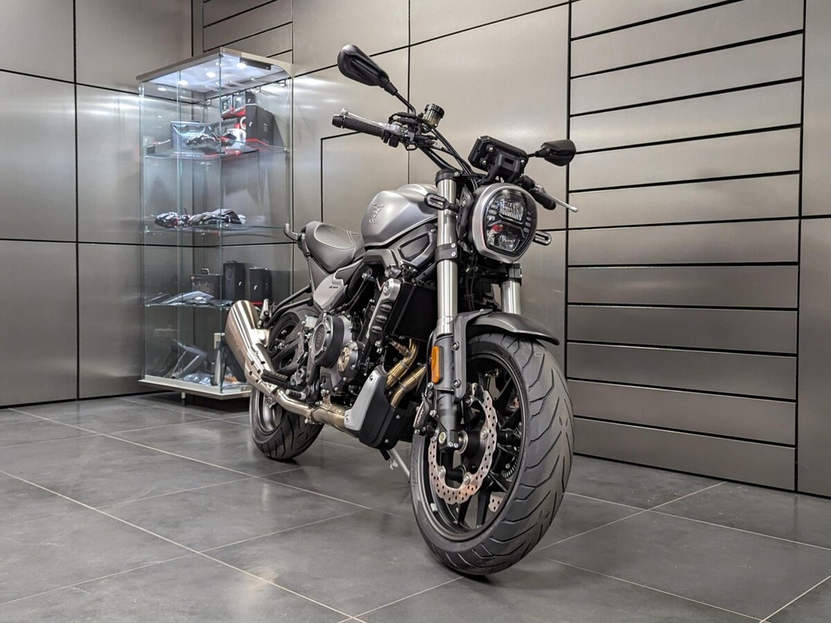 Купить новый Voge 525AC инжектор 6 передач в Москве: серый naked bike ...