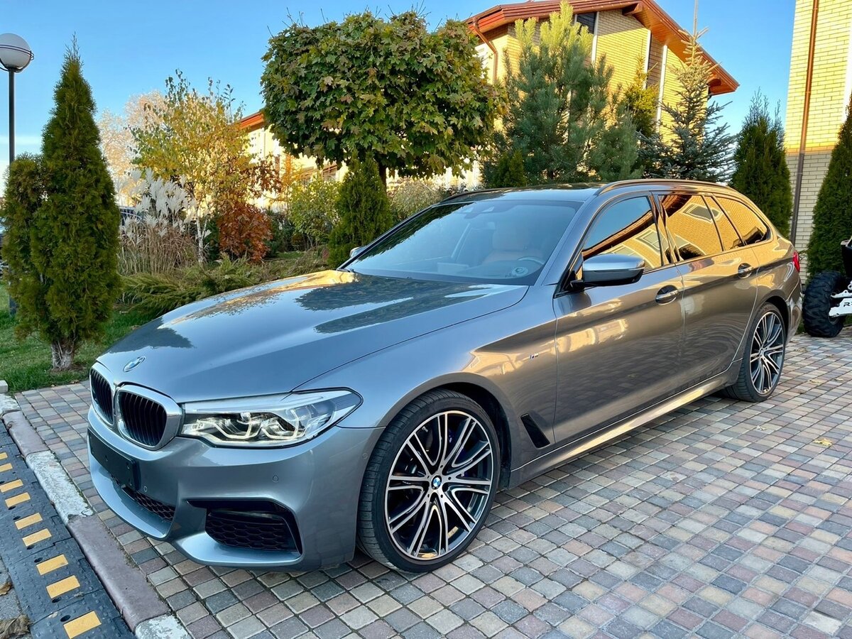 Купить б/у BMW 5 серии VII (G30/G31) 540d xDrive 3.0d AT (320 л.с.) 4WD ...