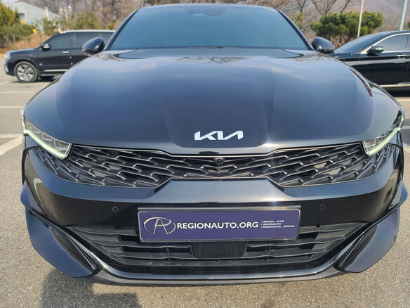 Купить б/у Kia K5 III 2.0 AT (160 л.с.) бензин автомат в Москве: чёрный Киа к5 III седан 2022 ...