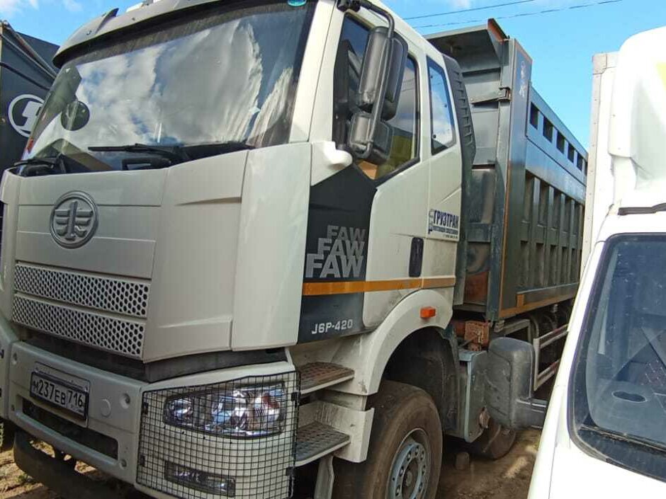 Купить б/у FAW J6 CA3310 в Краснодаре: белый самосвал 2022 года на Авто.ру ID 1123355179