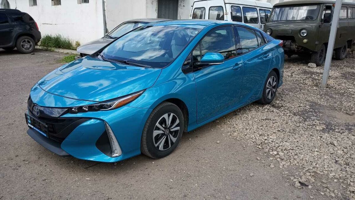 Купить б/у Toyota Prius IV Рестайлинг (XW50) 1.8hyb AT (98 л.с.) гибрид ...