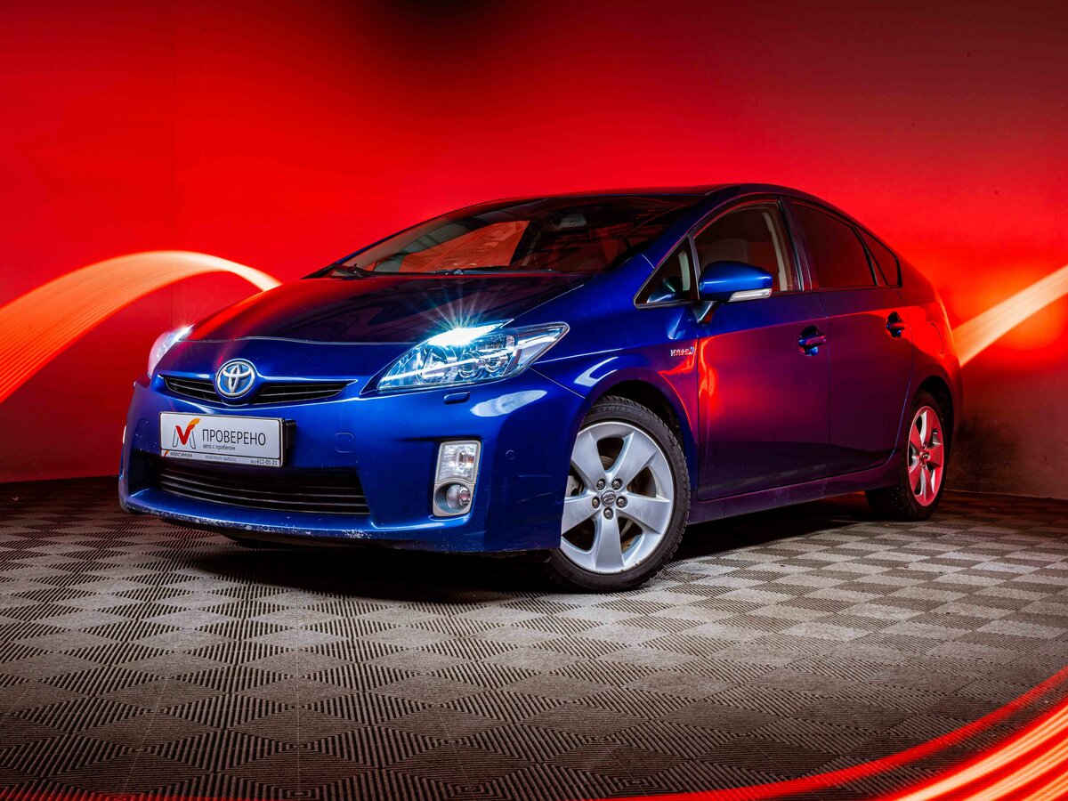 Купить б/у Toyota Prius III (XW30) 1.8hyb AT (99 л.с.) гибрид автомат в Санкт-Петербурге: синий ...