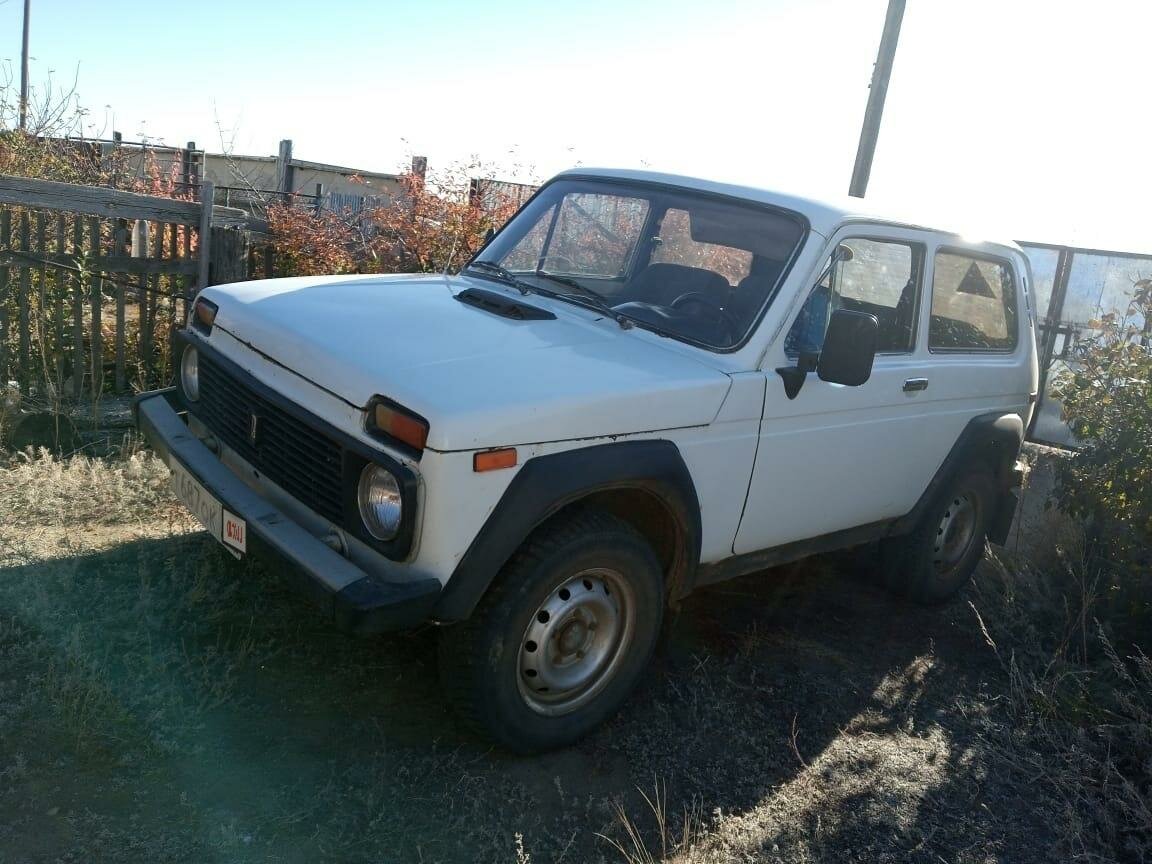 Купить б/у Lada (ВАЗ) 2121 (4x4) I 1.6 MT (80 л.с.) 4WD бензин механика в Орске: белый Лада 2121 ...