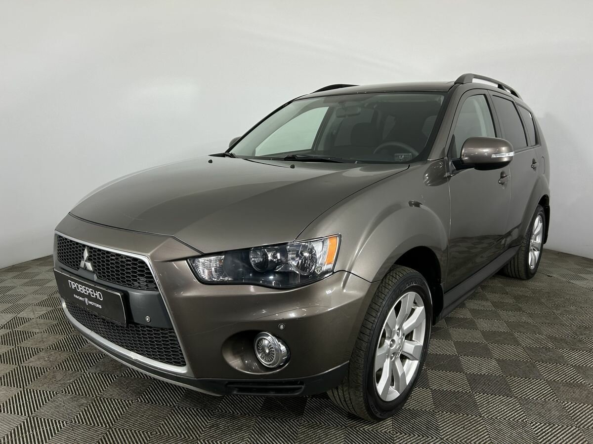 Купить б/у Mitsubishi Outlander II Рестайлинг 2.0 CVT (147 л.с.) бензин ...