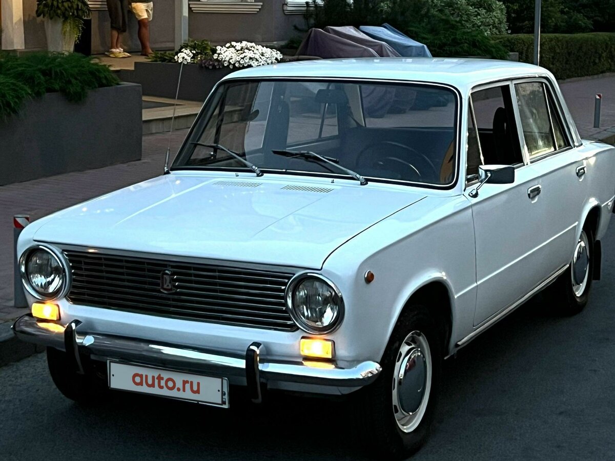 Купить б/у Lada (ВАЗ) 2101 1970-1988 1.2 MT (59 л.с.) бензин механика в Петрозаводске: белый ...