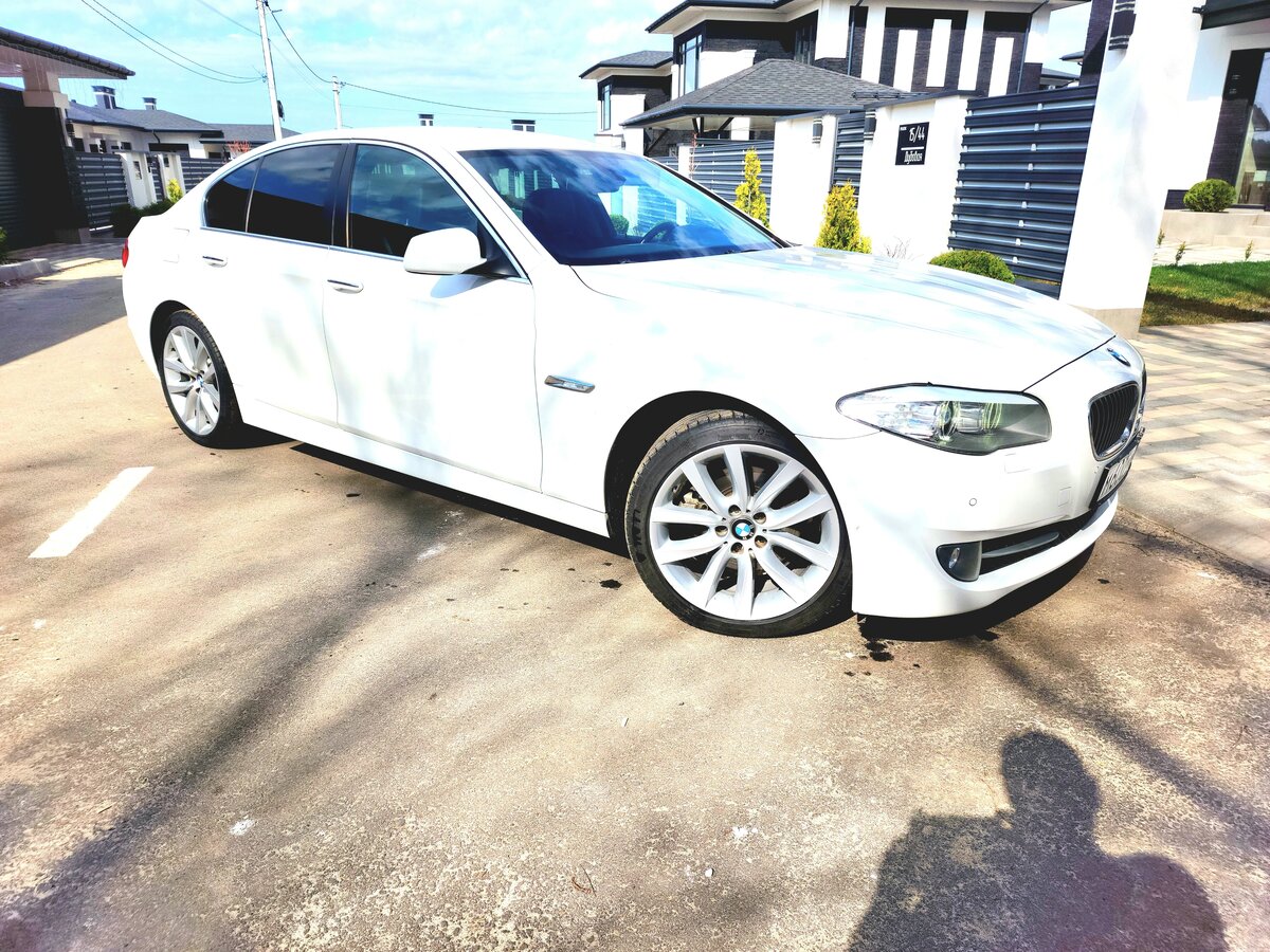 Купить б/у BMW 5 серии VI (F10/F11/F07) 528Li 2.0 AT (245 л.с.) бензин автомат в Воронеже: белый ...