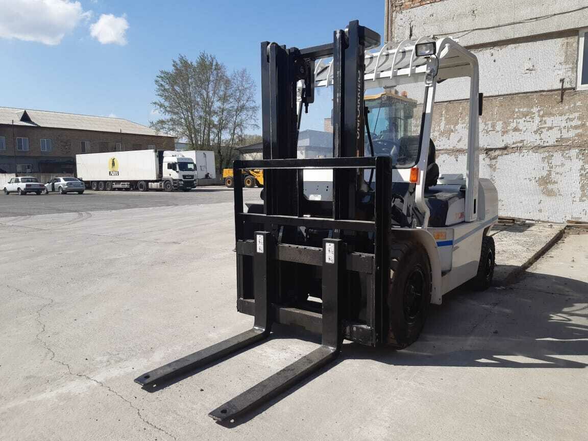 Купить б/у TCM FD50 в Абакане: белый вилочный автопогрузчик 2014 года ...