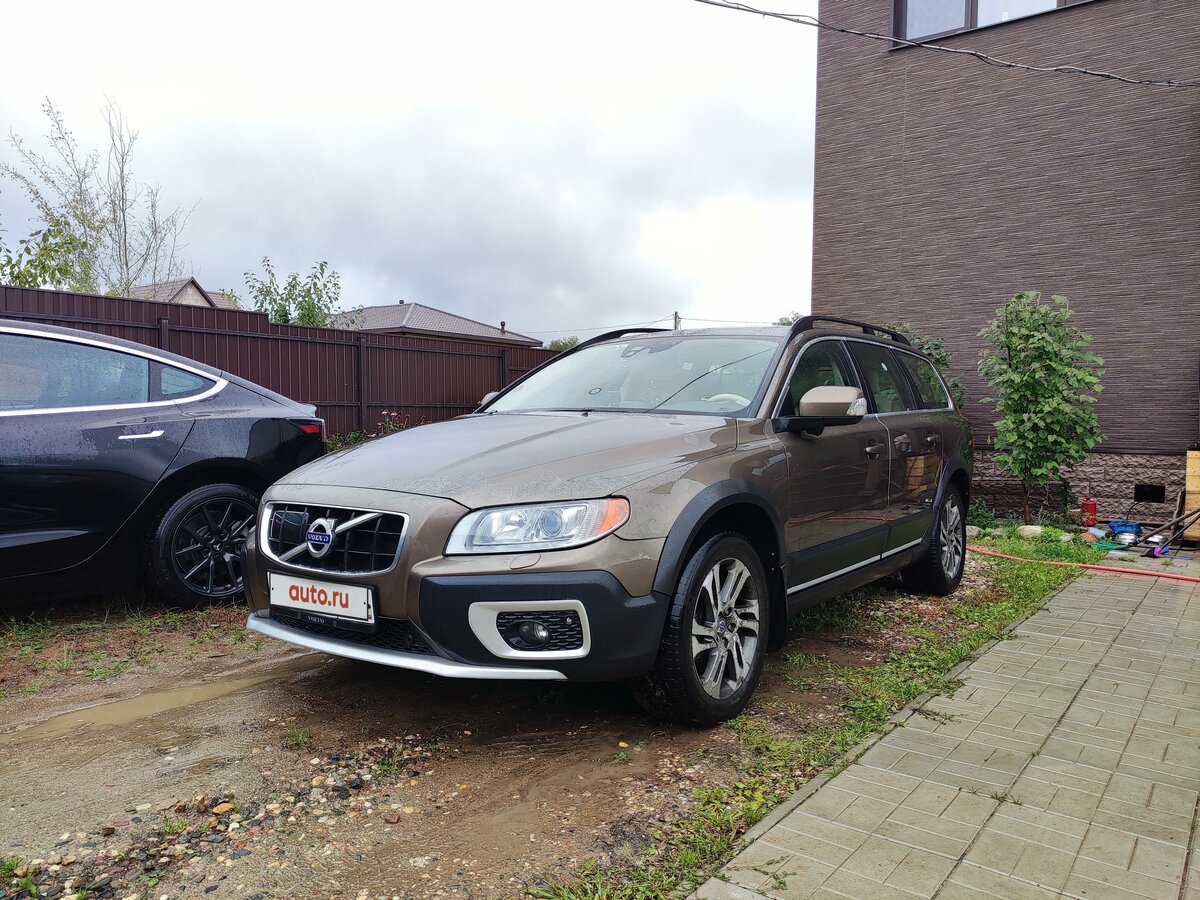 Купить б/у Volvo XC70 II 2.4d AT (215 л.с.) 4WD дизель автомат в Москве: коричневый Вольво XC70 ...