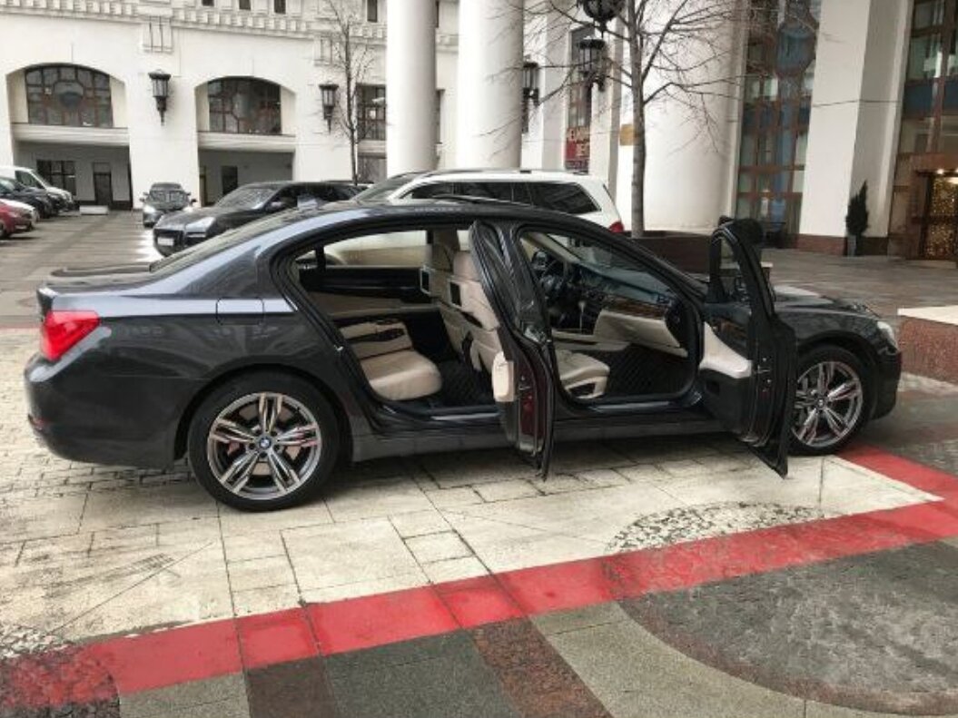Купить б/у BMW 7 серии V (F01/F02/F04) 760Li 6.0 AT (544 л.с.) бензин ...