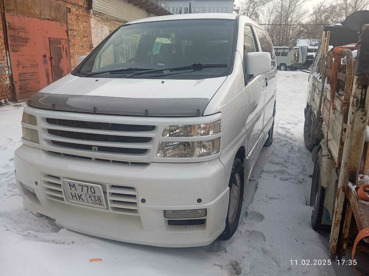 Купить б/у Nissan Elgrand I (E50) 3.5 AT (240 л.с.) 4WD бензин автомат в Иркутске: белый Ниссан ...
