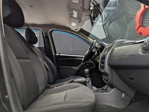 Купить б/у Renault Duster I Рестайлинг 1.5d MT (109 л.с.) 4WD дизель ...