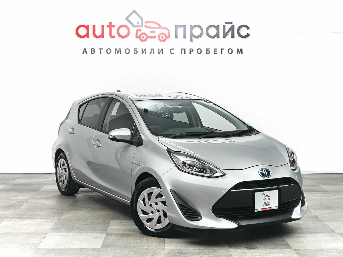 Купить б/у Toyota Aqua I Рестайлинг 2 1.5hyb AT (74 л.с.) гибрид ...