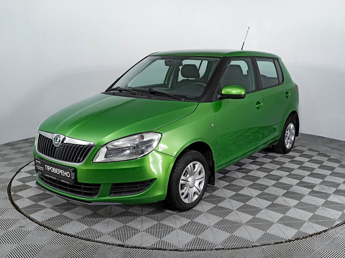 Купить б/у Skoda Fabia II Рестайлинг 1.2 MT (70 л.с.) бензин механика в ...