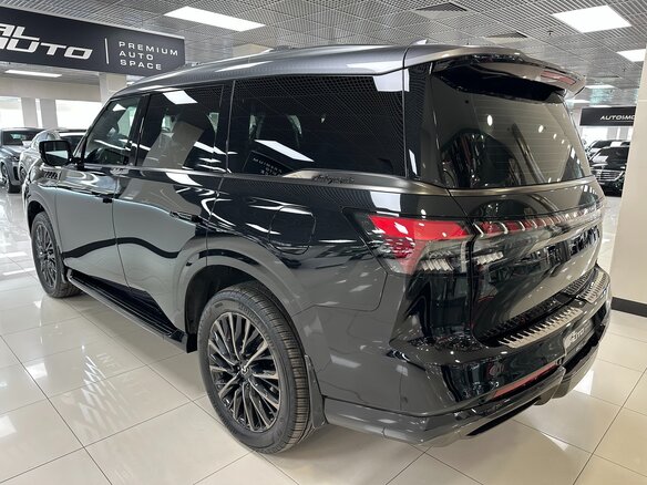 Купить б/у Infiniti QX80 II 3.5 AT (450 л.с.) 4WD бензин автомат в Москве: чёрный Инфинити ку ...