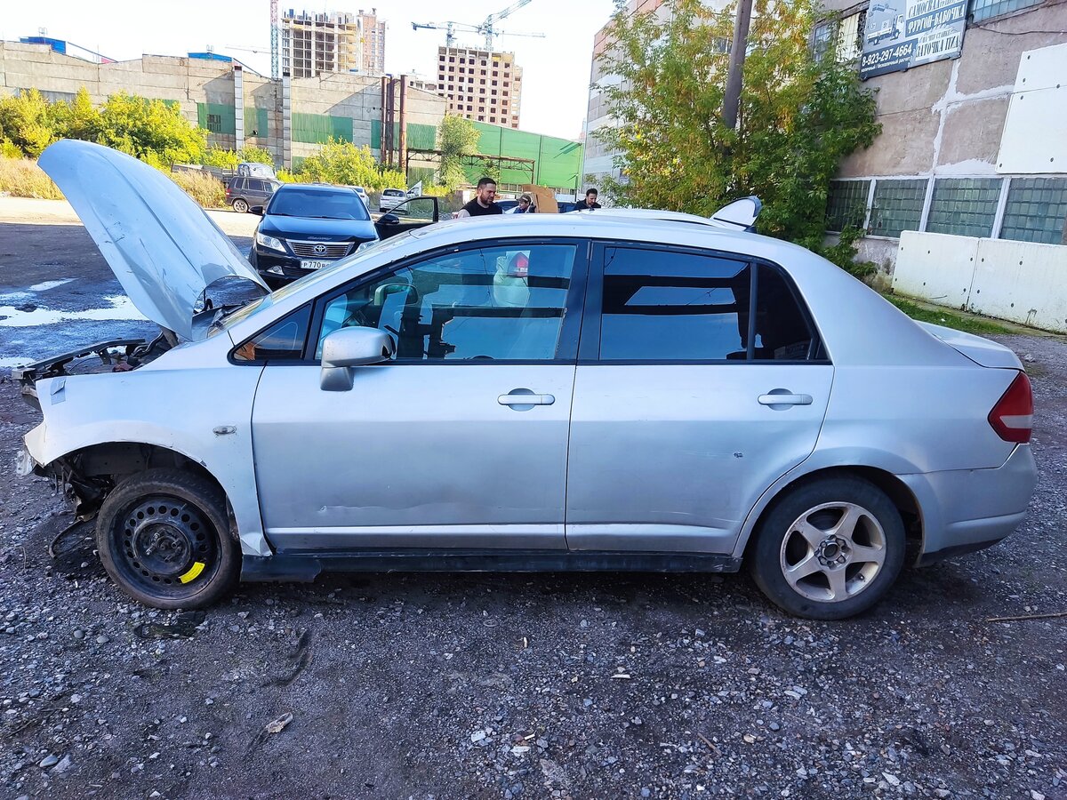 Купить б/у Nissan Tiida I Latio 1.5 AT (109 л.с.) бензин автомат в ...