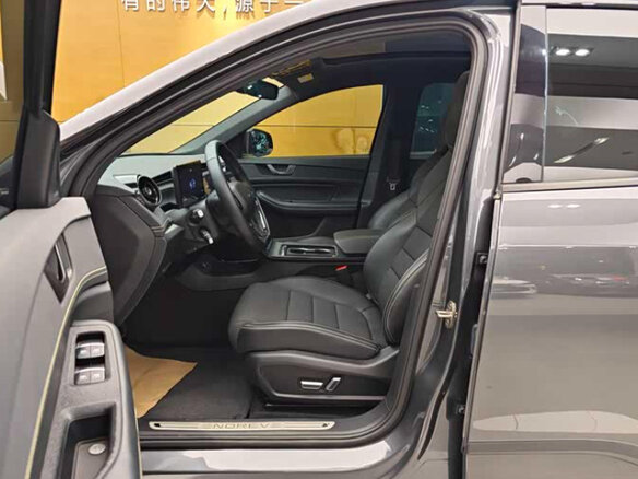 Купить б/у Enovate (Enoreve) ME5 2021-2023 1.5hyb AT (204 л.с.) 4WD ...