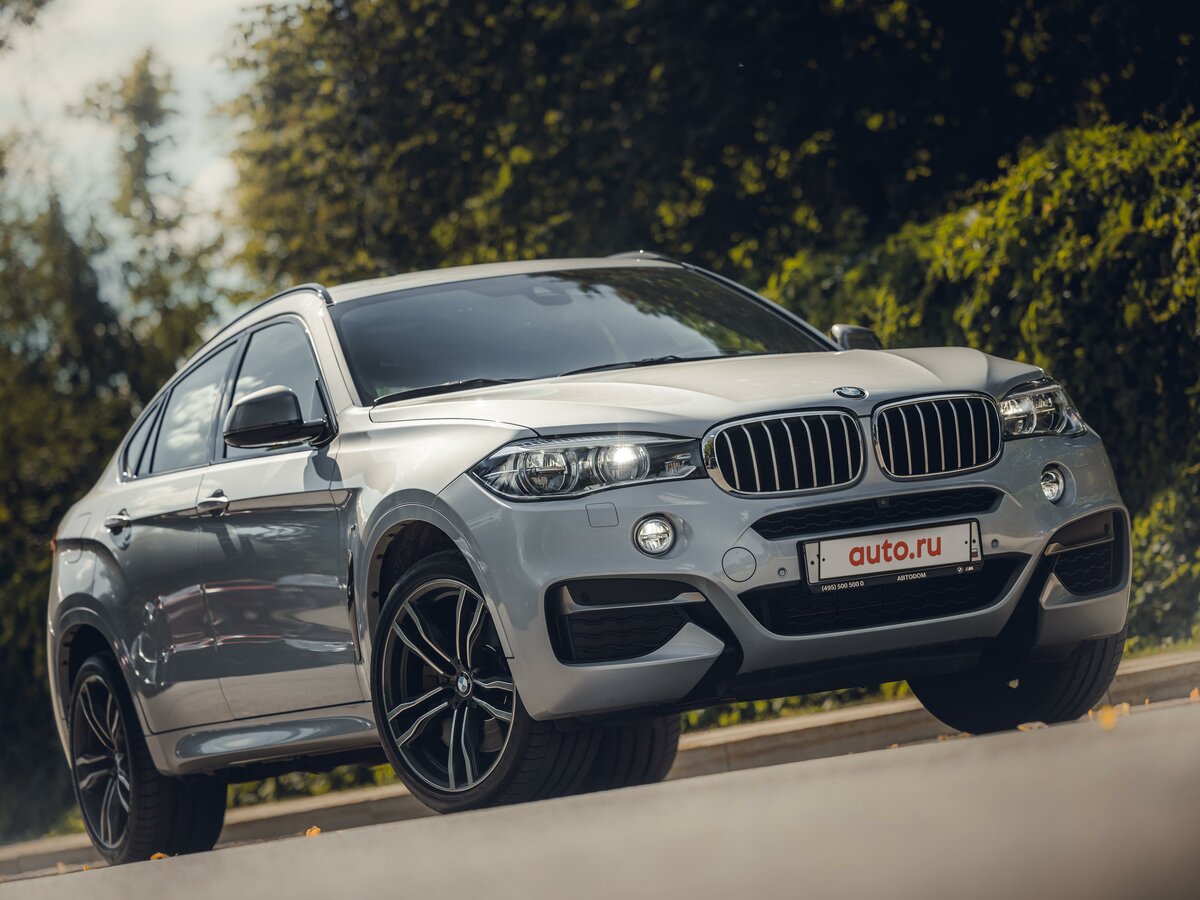 Купить б/у BMW X6 II (F16) M50d 3.0d AT (381 л.с.) 4WD дизель автомат в Москве: серебристый БМВ ...