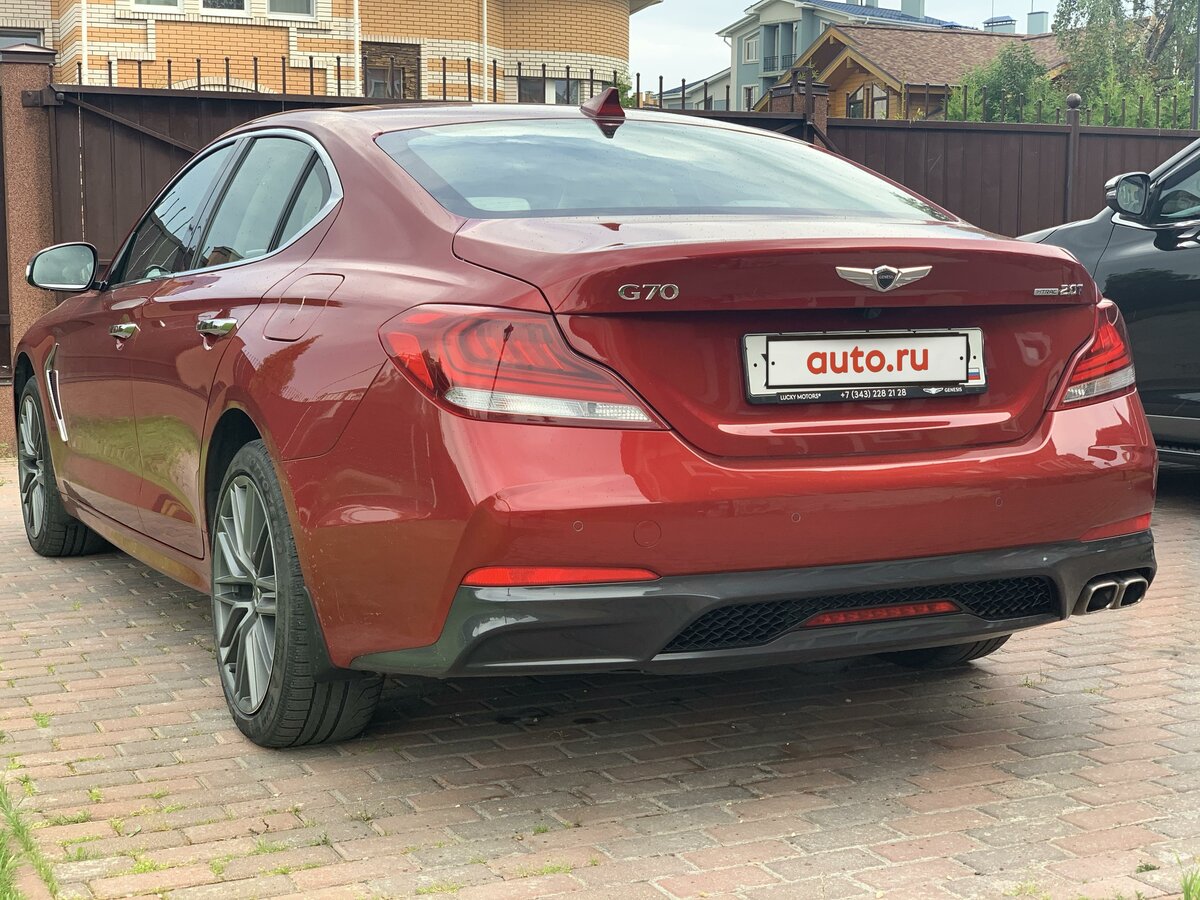 Купить б/у Genesis G70 I 2.0 AT (197 л.с.) 4WD бензин автомат в Одинцово: красный Генезис Г70 I ...
