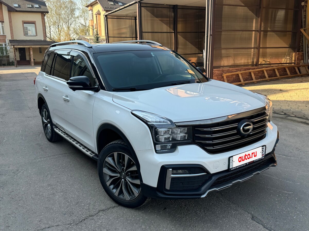 Купить б/у GAC GS8 I 2.0 AT (190 л.с.) 4WD бензин автомат в Москве: белый ГАК ГС8 I внедорожник ...