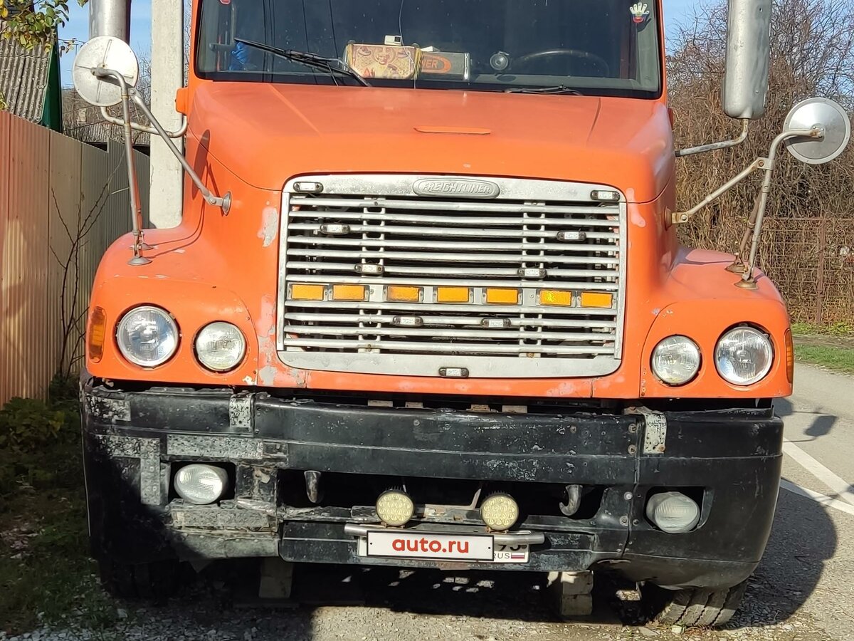  Freightliner FLC 
