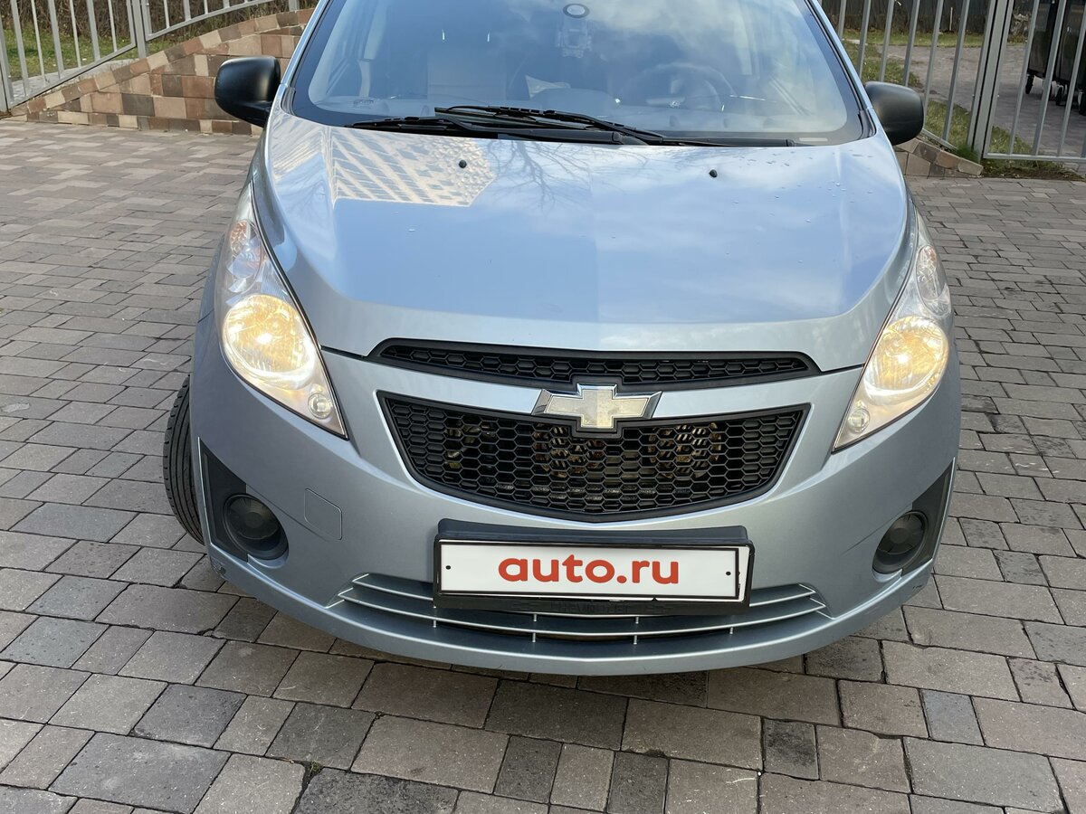 Купить б/у Chevrolet Spark III 1.0 AT (67 л.с.) бензин автомат в Москве ...