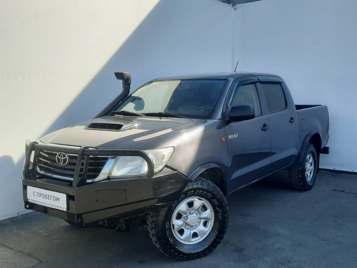 Купить б/у Toyota Hilux VII Рестайлинг 2.5d MT (144 л.с.) 4WD дизель ...