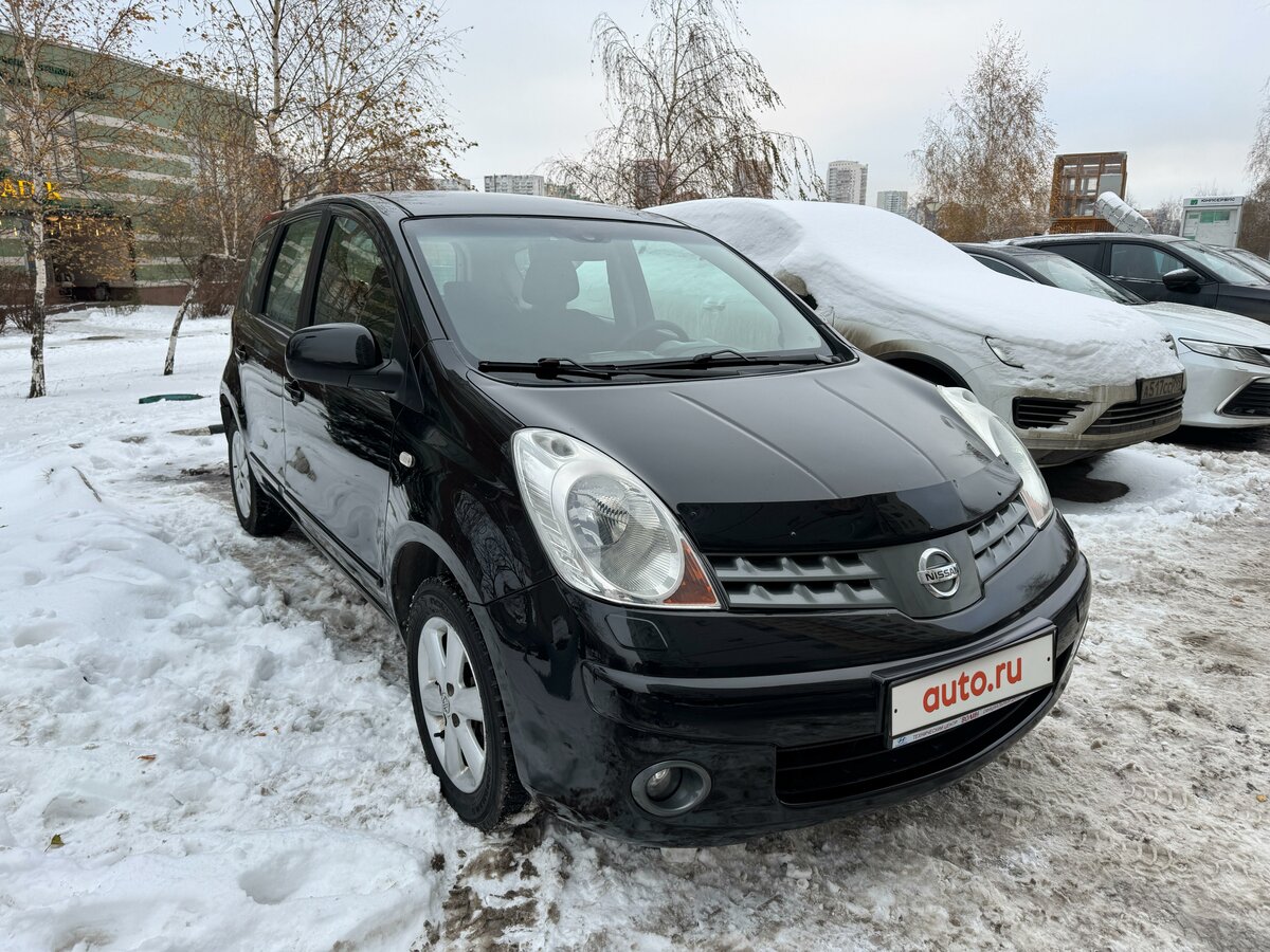 Купить б/у Nissan Note I 1.6 AT (110 л.с.) бензин автомат в Москве: чёрный Ниссан Ноут I хэтчбек ...
