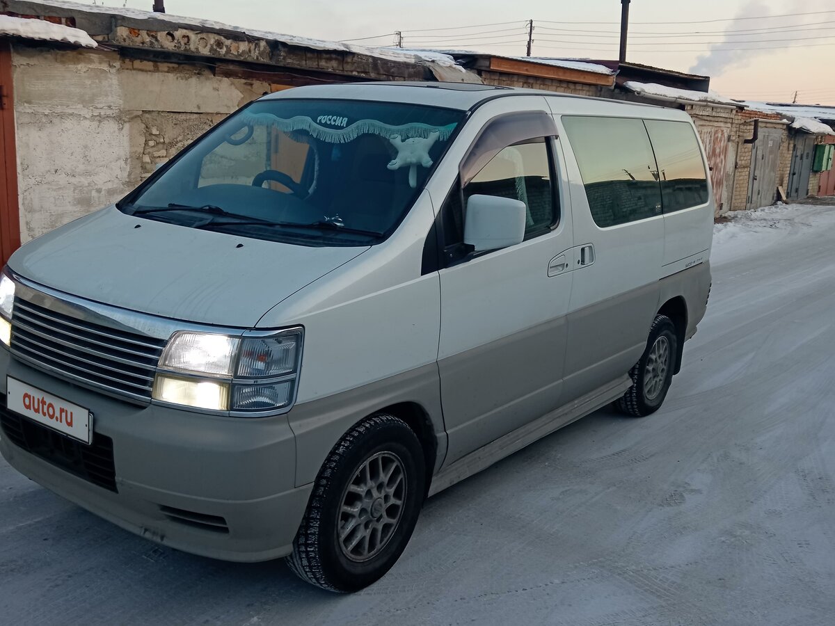 Купить б/у Nissan Elgrand I (E50) 3.2d AT (150 л.с.) 4WD дизель автомат в Чите: белый Ниссан ...