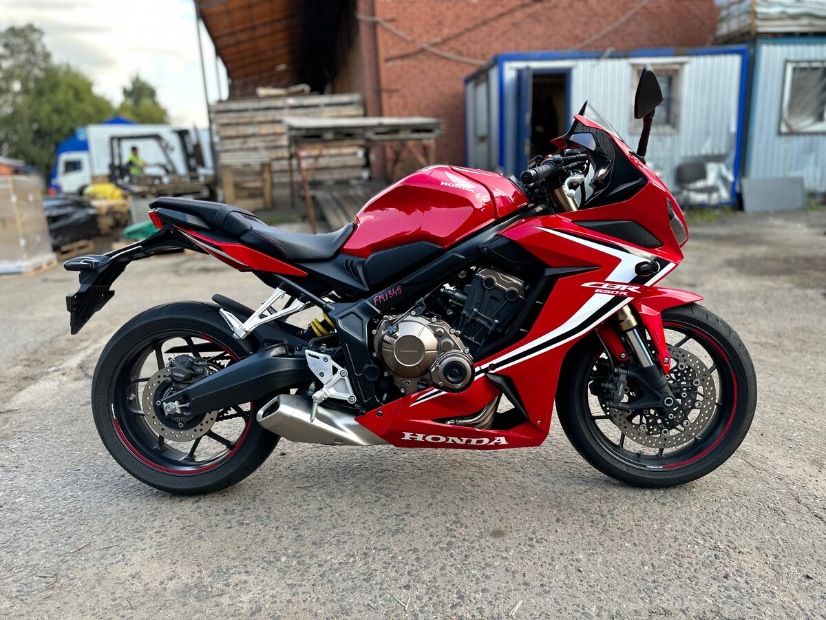 Купить б/у Honda CBR 650R в Москве: красный спорт-байк 2020 года на ...