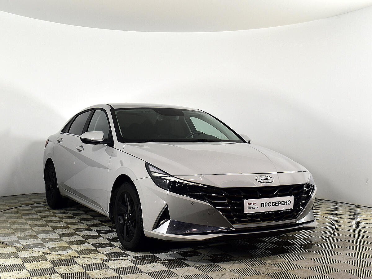 Купить б/у Hyundai Elantra VII (CN7) 2.0 AT (150 л.с.) бензин автомат в Санкт-Петербурге: серый ...