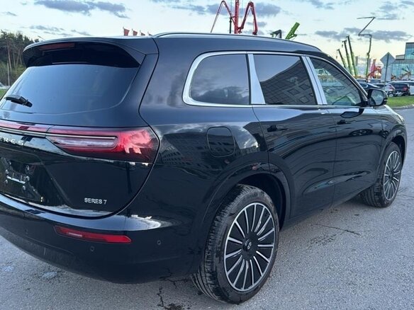 Купить б/у Aito M7 I Рестайлинг 1.5hyb AT (449 л.с.) 4WD гибрид автомат ...