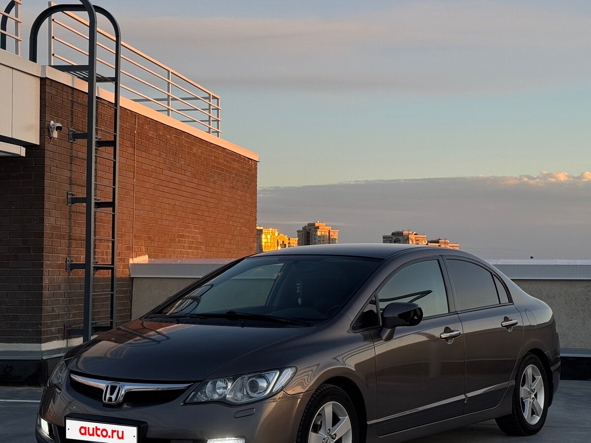 Купить б/у Honda Civic VIII Рестайлинг 1.8 AT (140 л.с.) бензин автомат ...