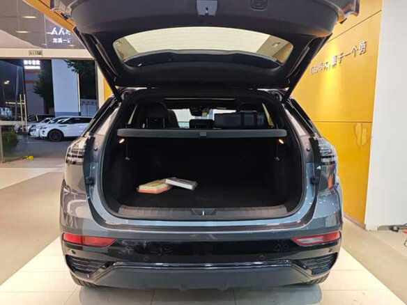 Купить б/у Enovate (Enoreve) ME5 2021-2023 1.5hyb AT (204 л.с.) 4WD ...