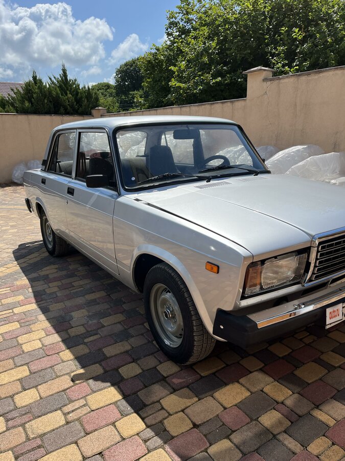 Купить б/у Lada (ВАЗ) 2107 1982-2012 1.6 MT (74 л.с.) бензин механика в Краснодаре: серебристый ...