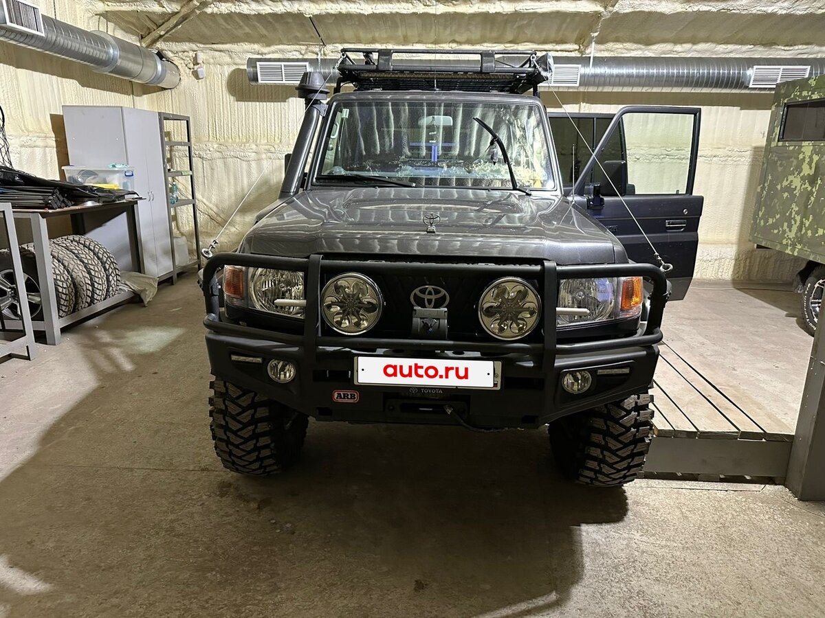 Купить б/у Toyota Land Cruiser 70 Series Рестайлинг 1 76 4.2d MT (131 л ...