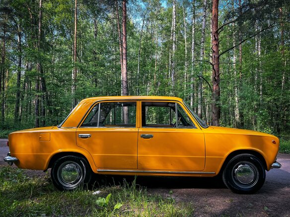 Купить б/у Lada (ВАЗ) 2101 1970-1988 1.2 MT (59 л.с.) бензин механика в Санкт-Петербурге: жёлтый ...