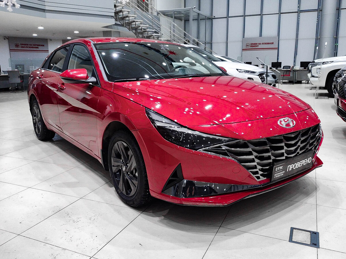 Купить б/у Hyundai Elantra VII (CN7) 2.0 AT (150 л.с.) бензин автомат в Казани: красный Хендай ...