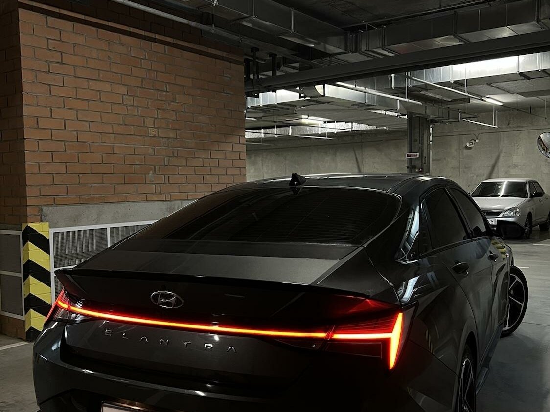 Купить б/у Hyundai Elantra VII (CN7) N Line 1.6 AMT (200 л.с.) бензин робот в Челябинске: чёрный ...