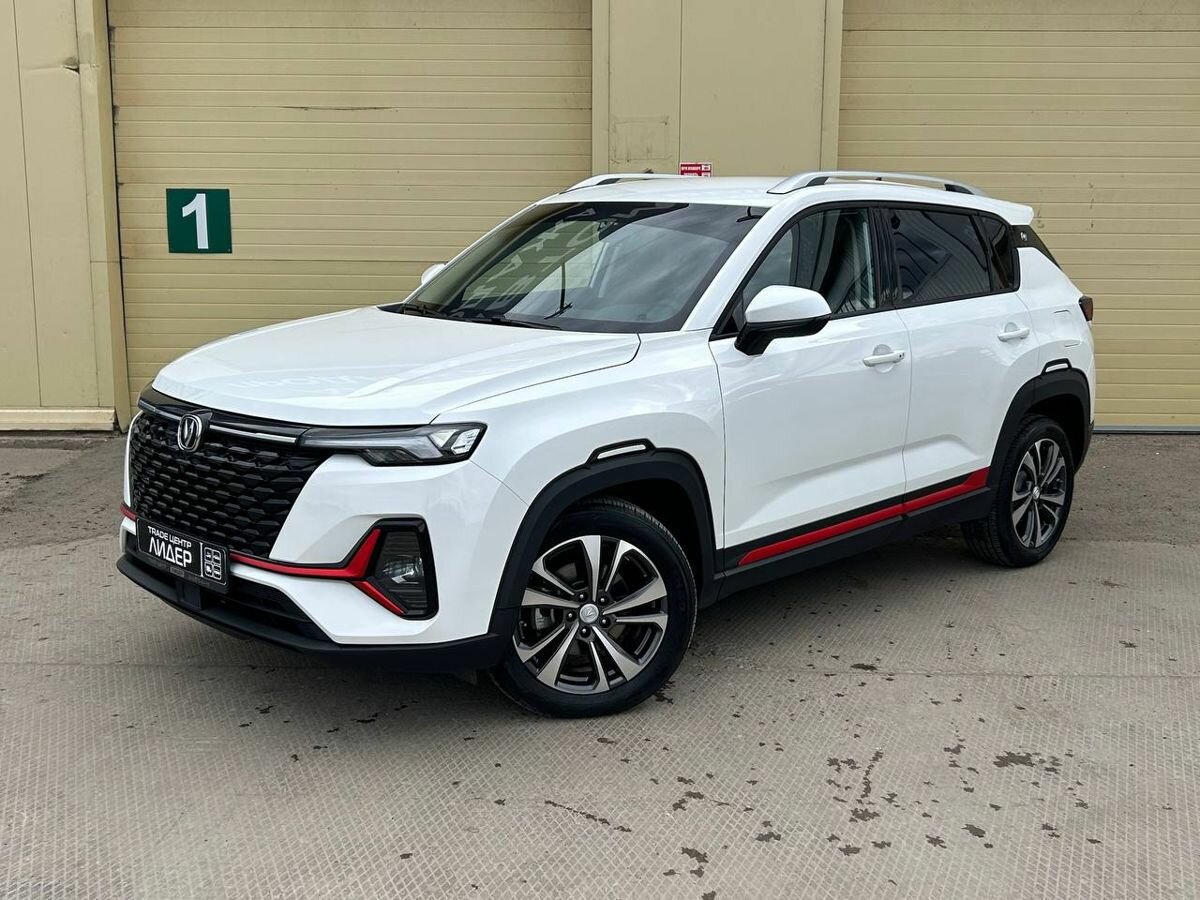 Купить б/у Changan CS35 Plus I Рестайлинг 1.4 AMT (150 л.с.) бензин робот в Энгельсе: белый ...