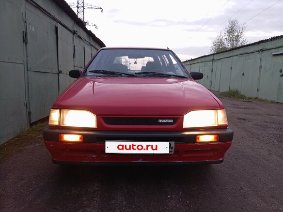 Купить б/у Mazda 323 III (BF) 1.6 MT (86 л.с.) бензин механика в Москве: красный Мазда 323 III ...