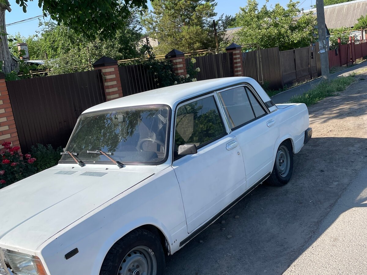Купить б/у Lada (ВАЗ) 2107 1982-2012 1.6 MT (74 л.с.) бензин механика в Хуторе Ленина: белый ...
