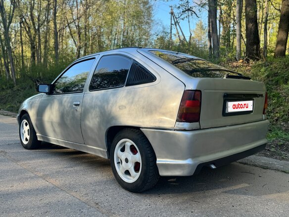 Купить б/у Opel Kadett E 1.6d MT (54 л.с.) дизель механика в Дорогобуже: серебристый Опель Кадет ...
