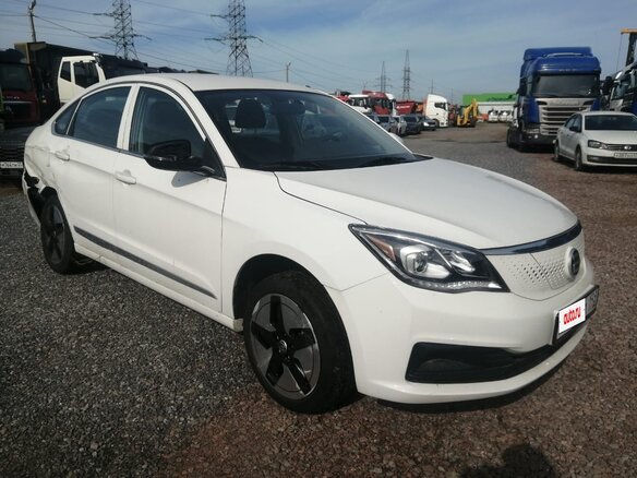 Купить б/у Evolute i-PRO 2022-2025 Electro AT (110.0 кВт) электро автомат в Шушарах: белый ...