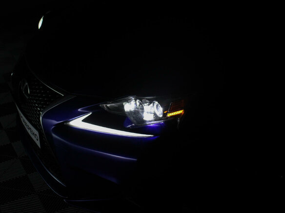 Купить б/у Lexus IS III 300 3.5 AT (258 л.с.) 4WD бензин автомат в ...