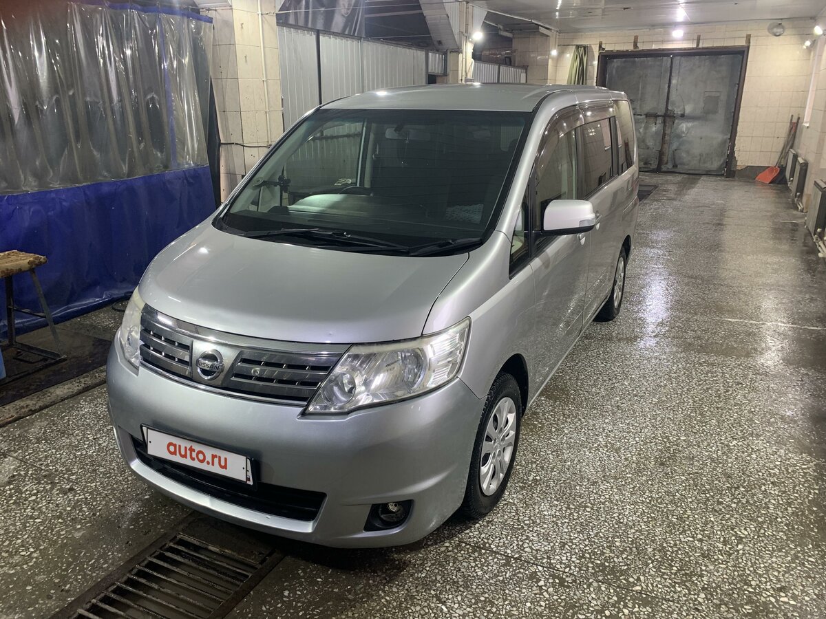 Купить б/у Nissan Serena III (C25) 2.0 CVT (137 л.с.) бензин вариатор в Омске: серый Ниссан ...