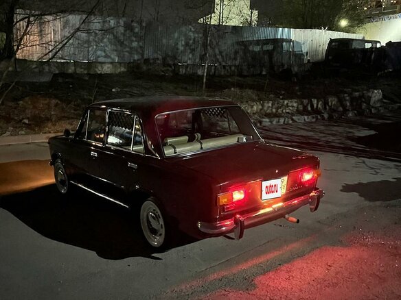 Купить б/у Lada (ВАЗ) 2101 1970-1988 1.2 MT (64 л.с.) бензин механика в Москве: пурпурный Лада ...