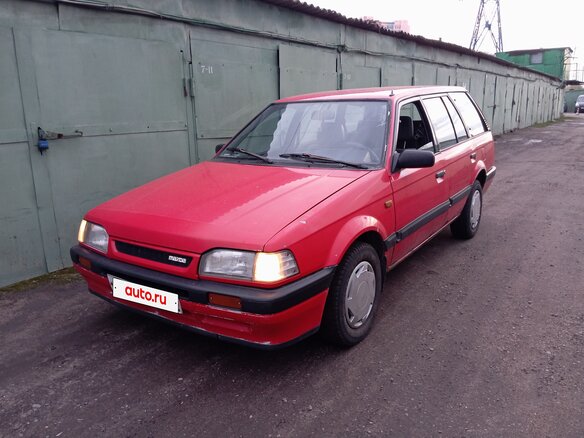 Купить б/у Mazda 323 III (BF) 1.6 MT (86 л.с.) бензин механика в Москве: красный Мазда 323 III ...